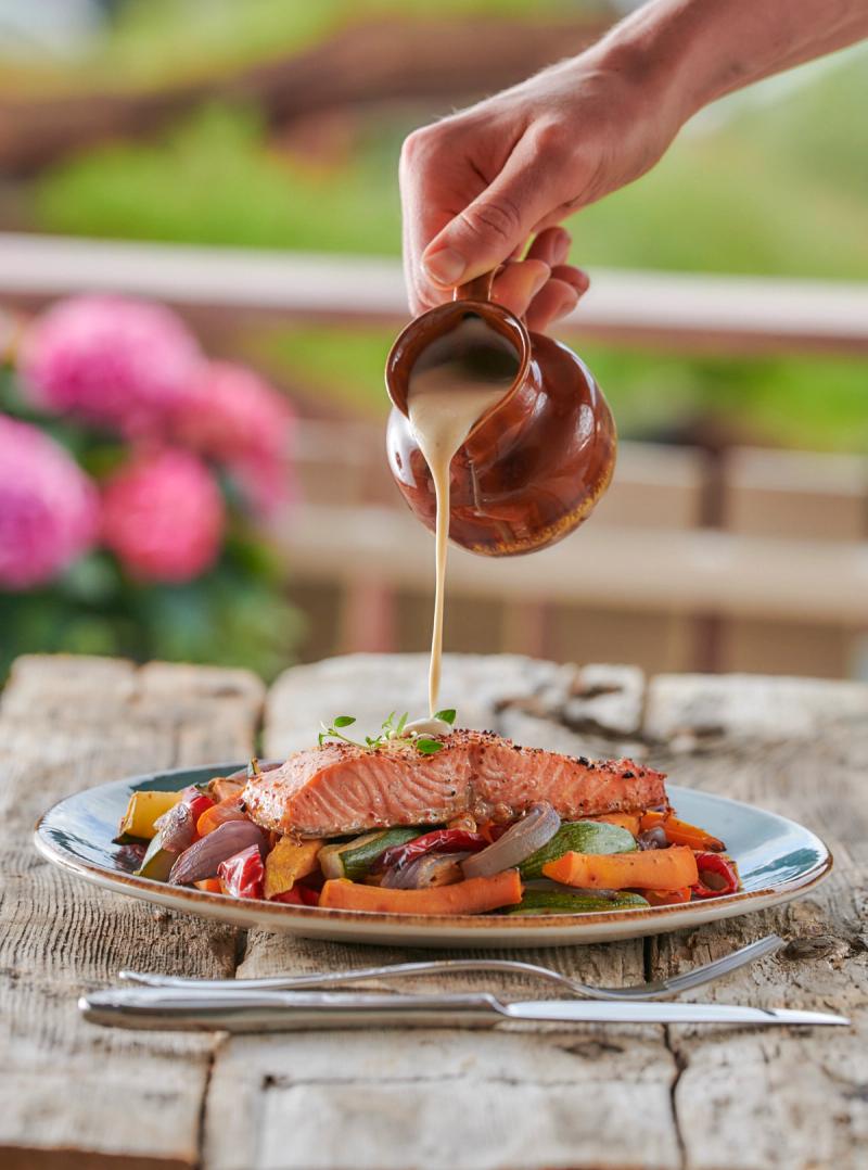 LINDASTUHAUG – Laksemiddag med nydelig, krema fiskesaus