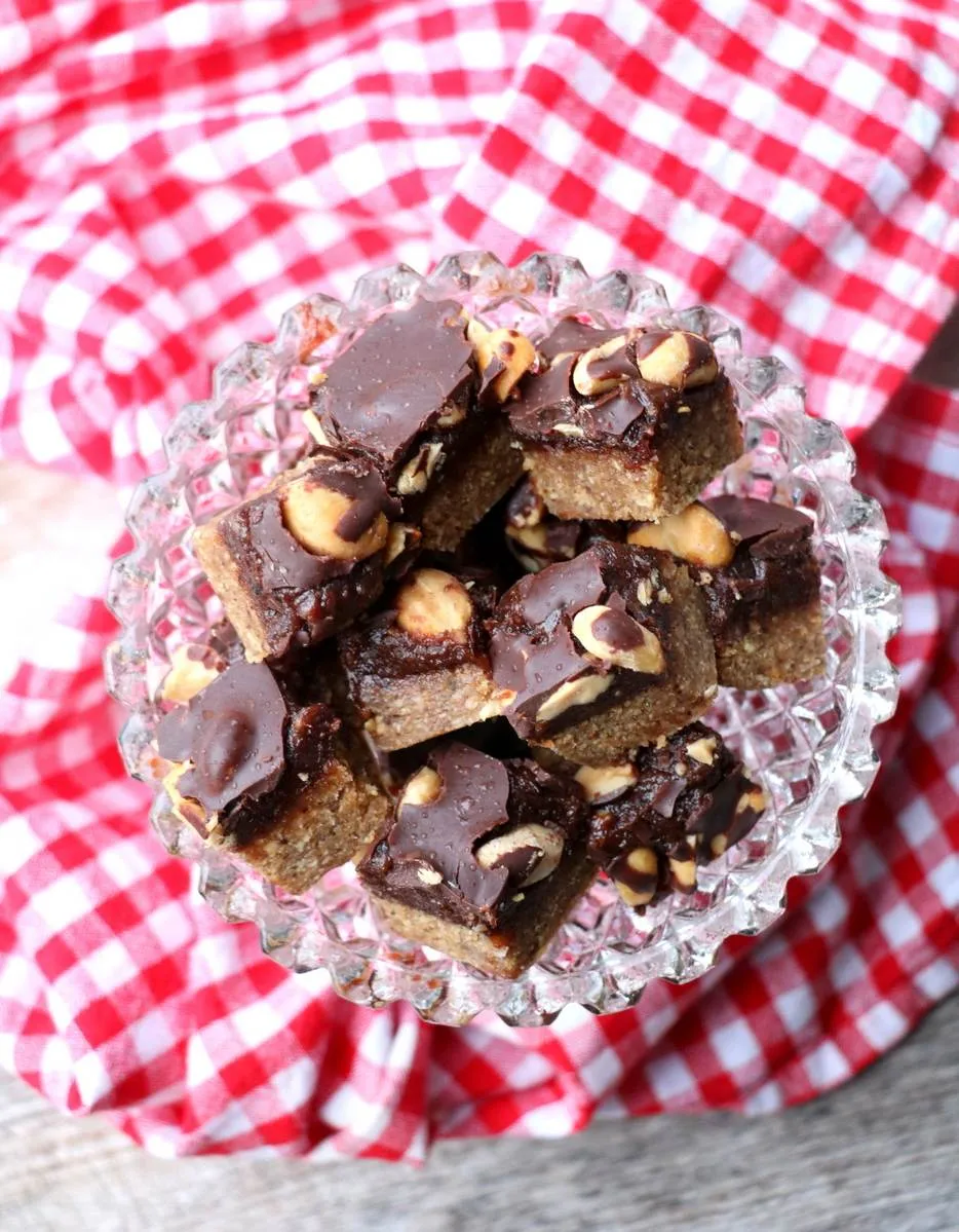 LINDASTUHAUG – Sunnare snickers-snacks med kun 6 ingredienser og uten ... LINDASTUHAUG – Sunnare snickers-snacks med kun 6 ingredienser og uten ...