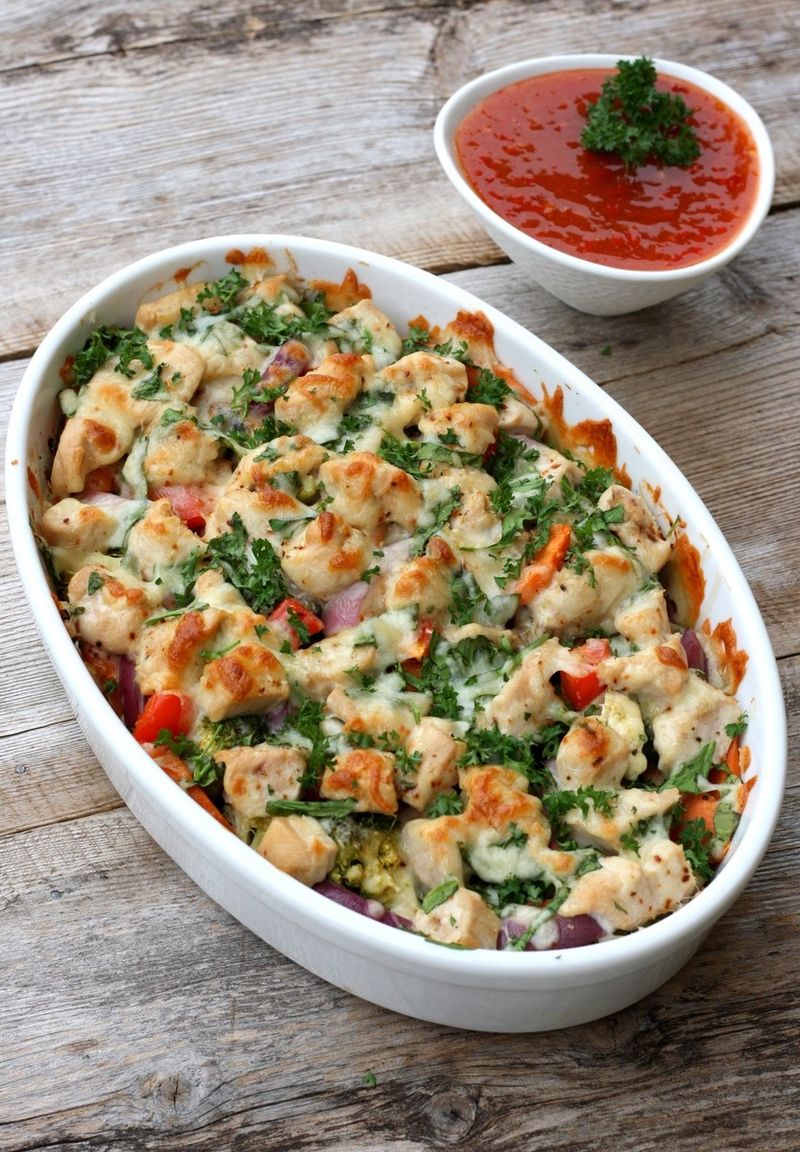 LINDASTUHAUG – Gratinert kyllingform med sukkerfri sweet chili saus