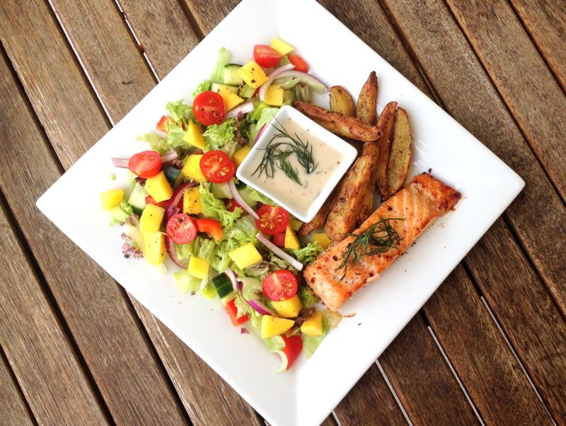 LINDASTUHAUG – Laksemiddag med krema, (melkefri) fiskesaus