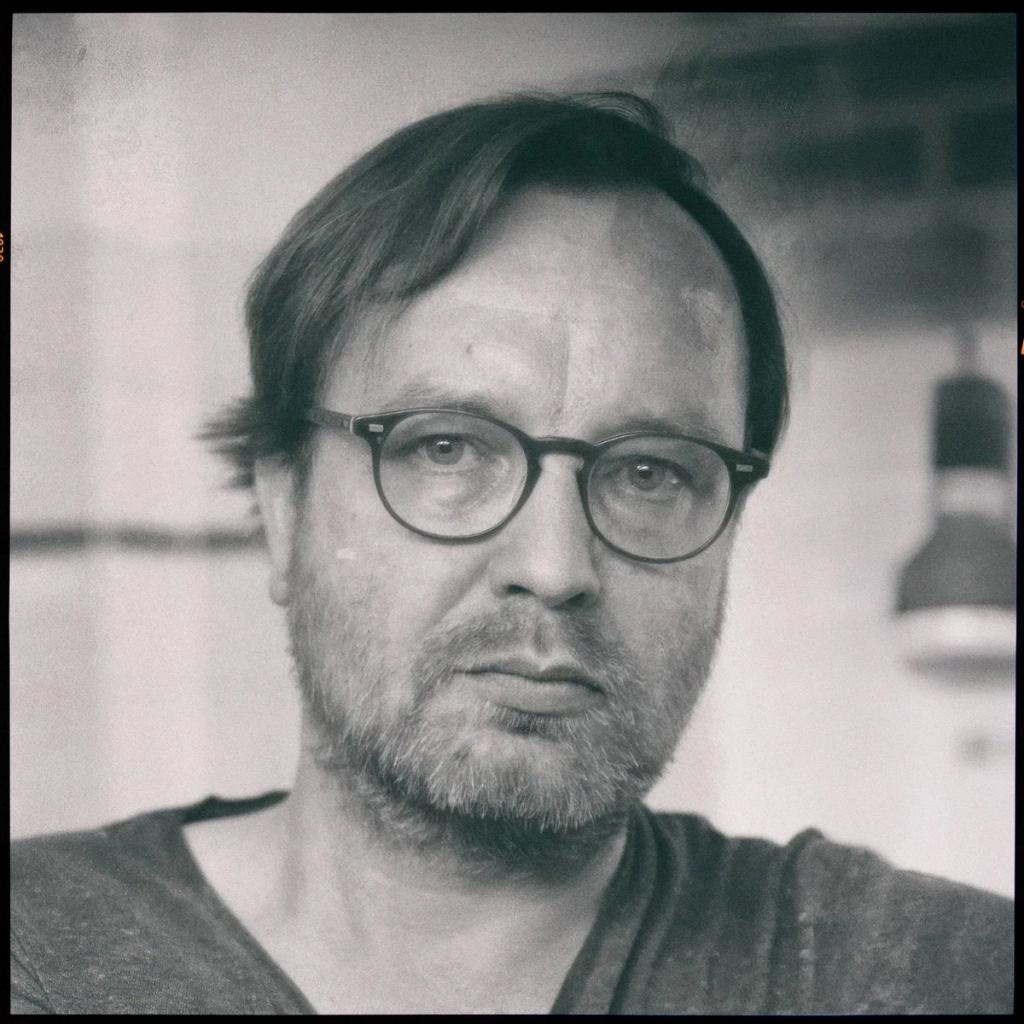 LARS NAGLER: BETWEEN BAUHAUS AND AI
