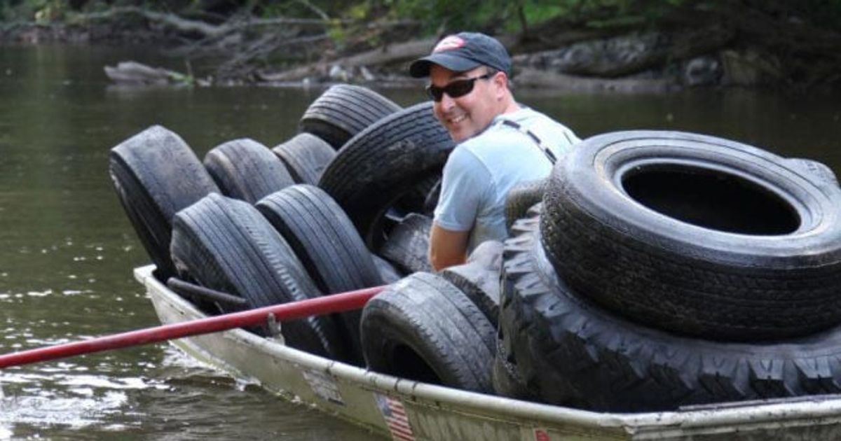 "Tire Pull" removes 90 tires from Wallkill River