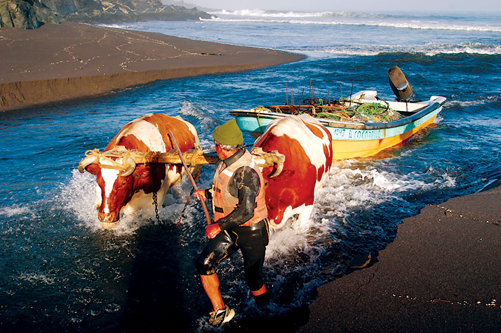 Surfing in Chile – Guide to Best Surf Spots & Seasons | Stormrider Surf ...
