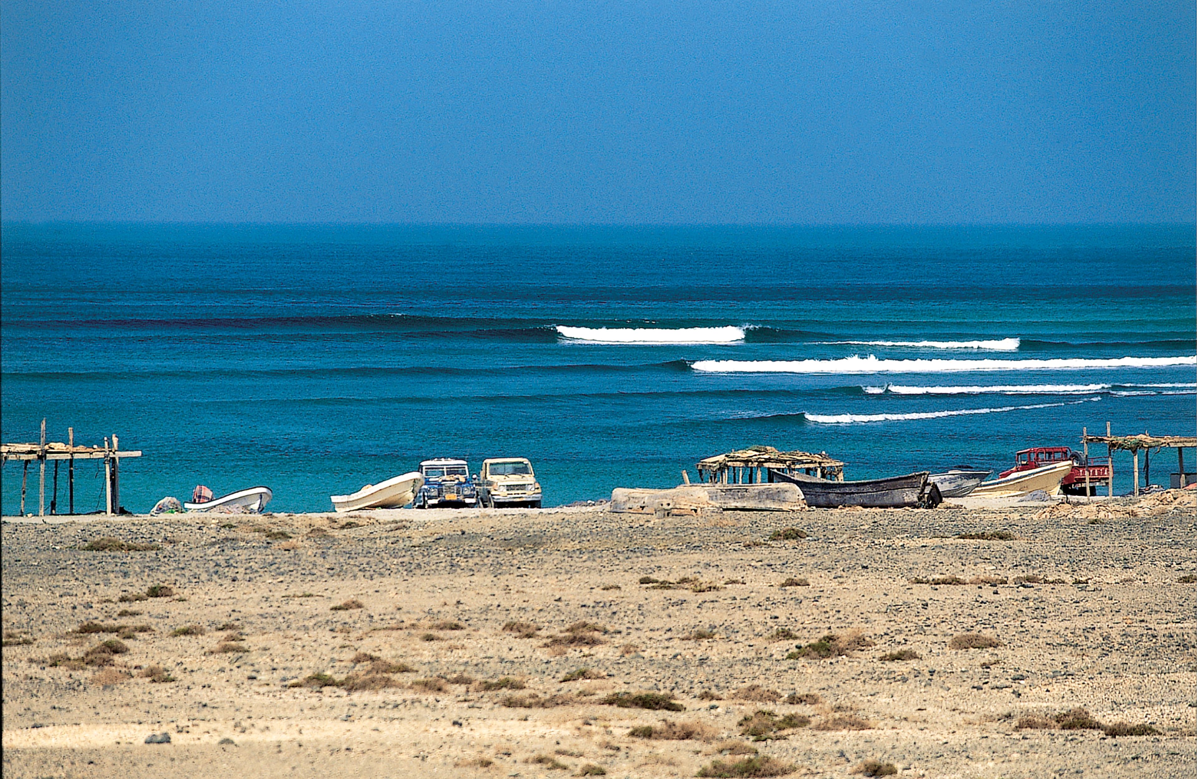 Surfing in Oman – Guide to Best Surf Spots & Seasons | Stormrider Surf ...