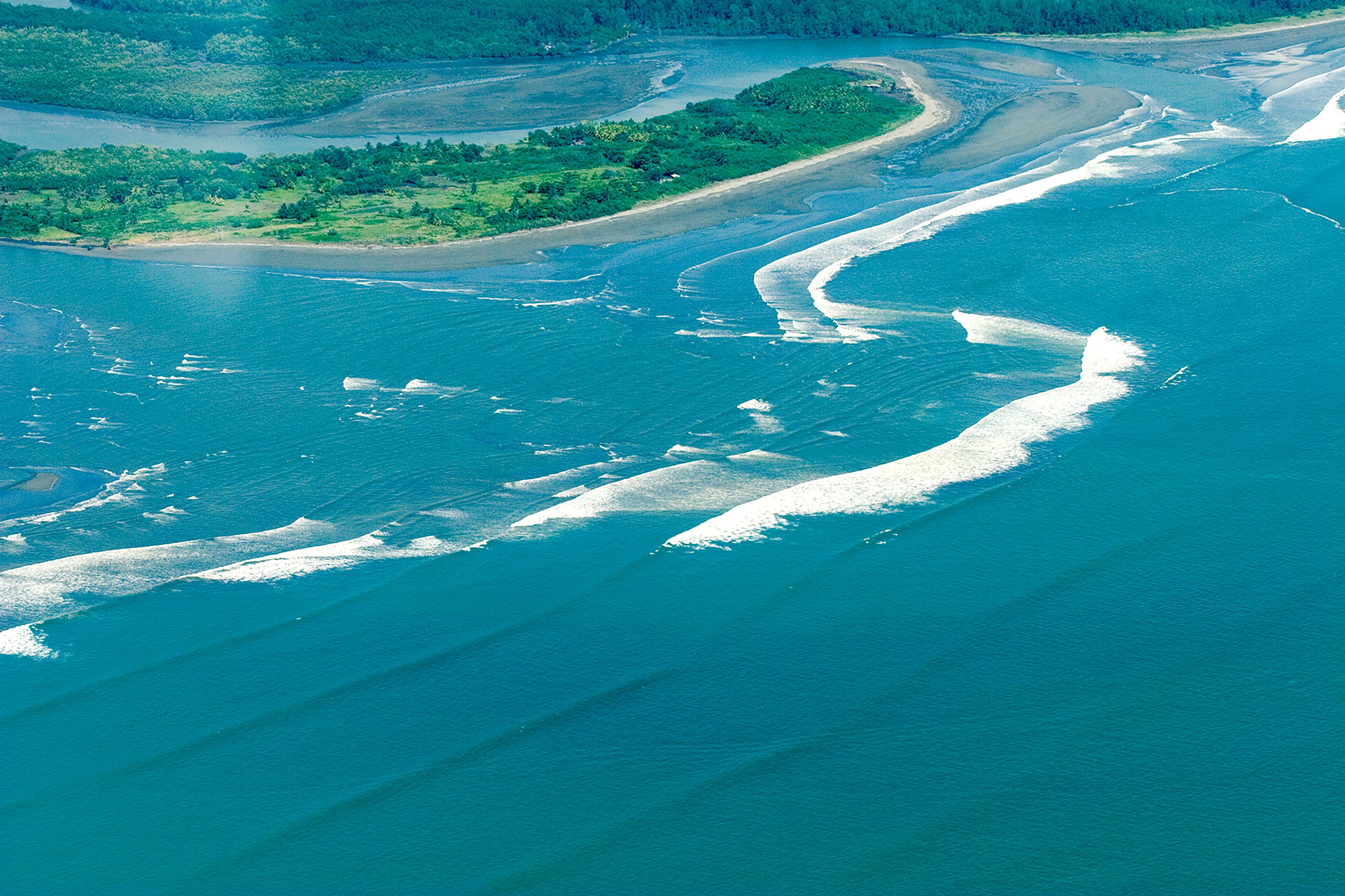 Rio Sierpe Rivermouth Surf Guide (Central Puntarenas, Costa Rica ...
