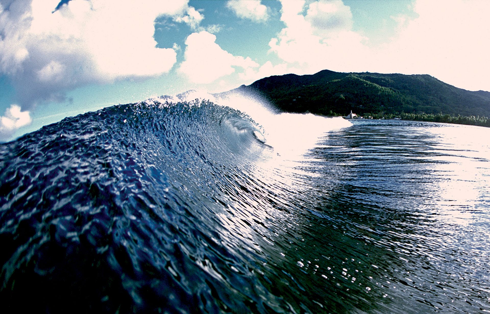 Surfing in Seychelles – Guide to Best Surf Spots & Seasons | Stormrider ...