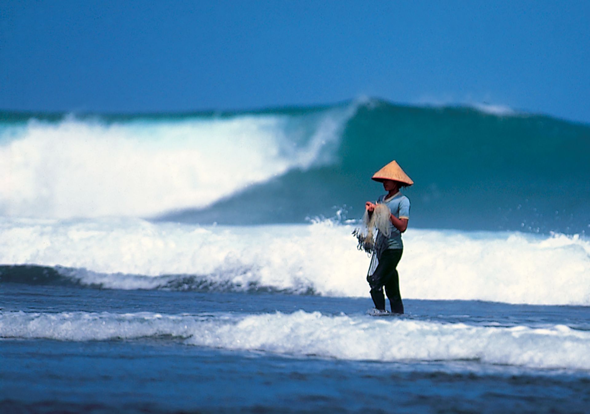 Surfing in Java – Guide to Best Surf Spots & Seasons | Stormrider Surf Guides