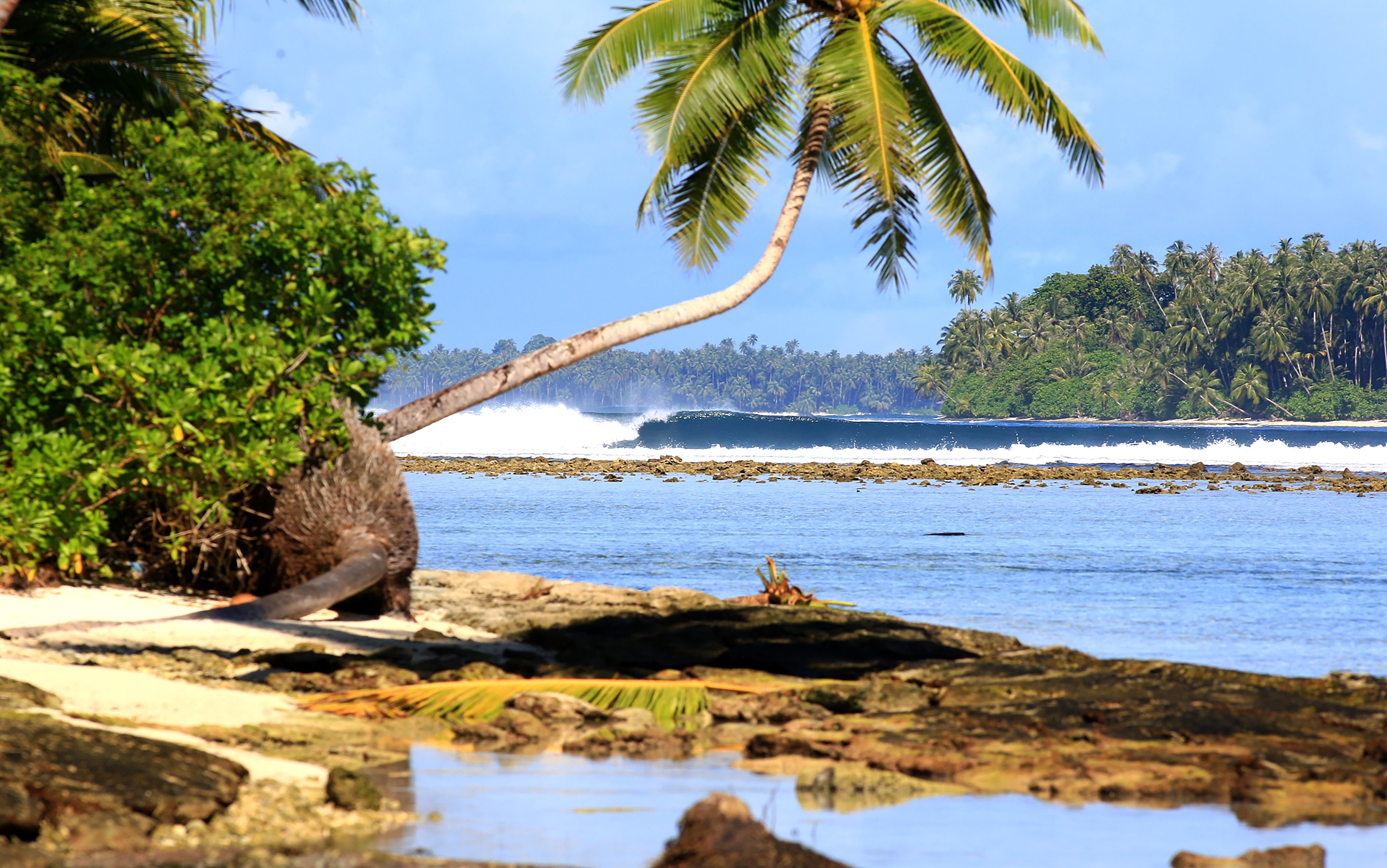 Surfing in Telo Islands, Sumatra – Surf Guide & Local Tips | Stormrider ...