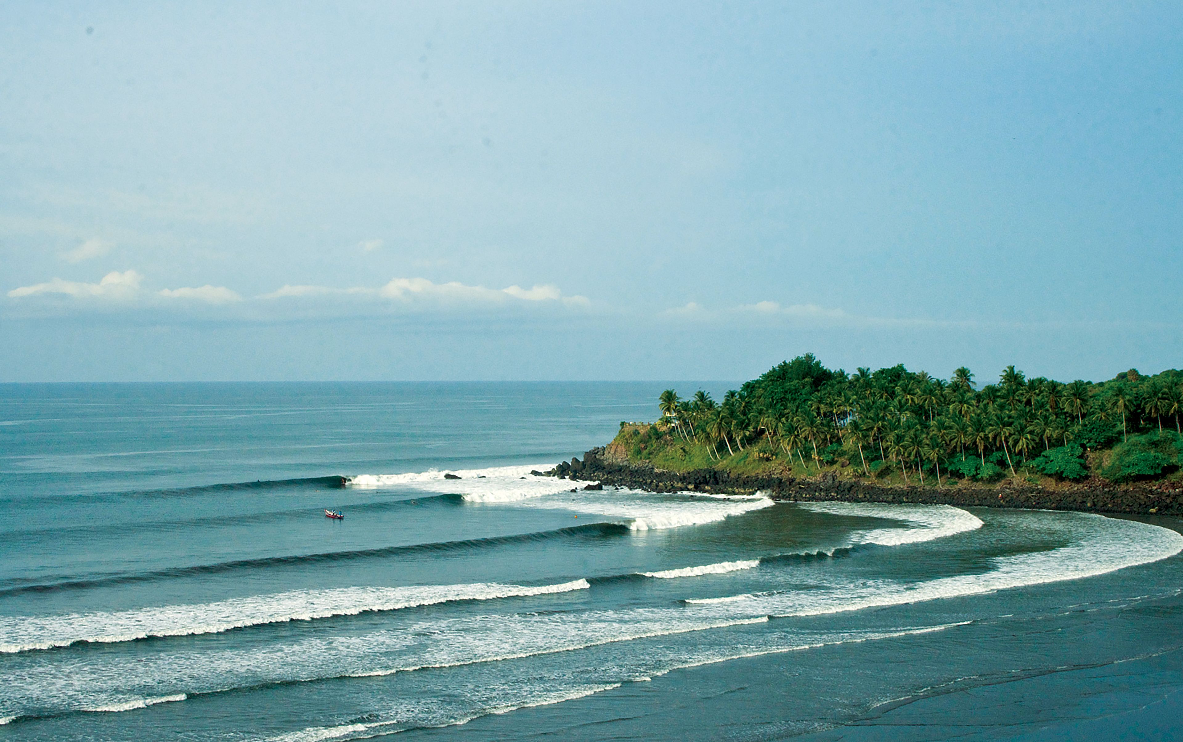 Surfing in El Salvador – Guide to Best Surf Spots & Seasons ...