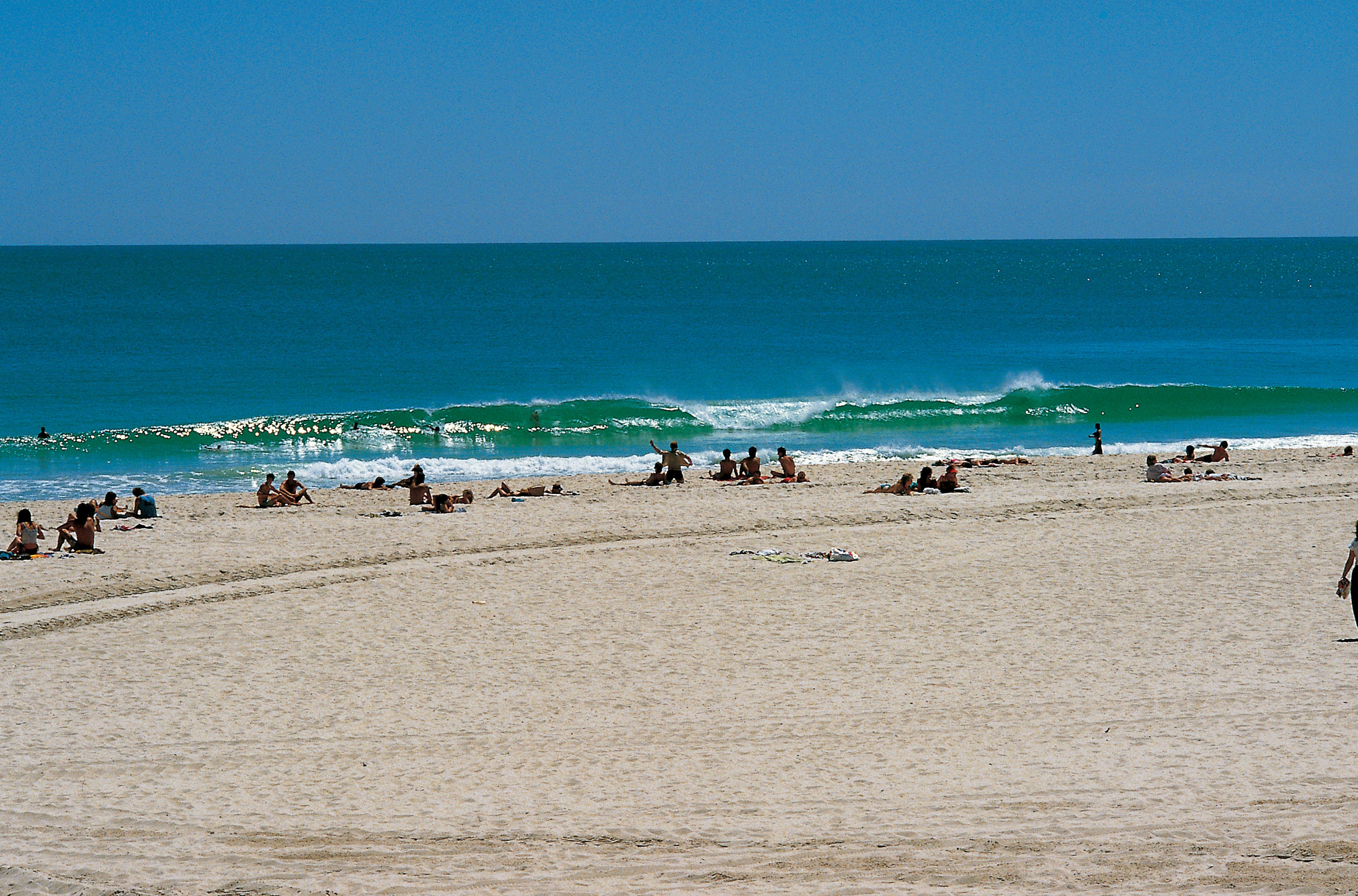 Surfing in Perth, Western Australia – Surf Guide & Local Tips ...