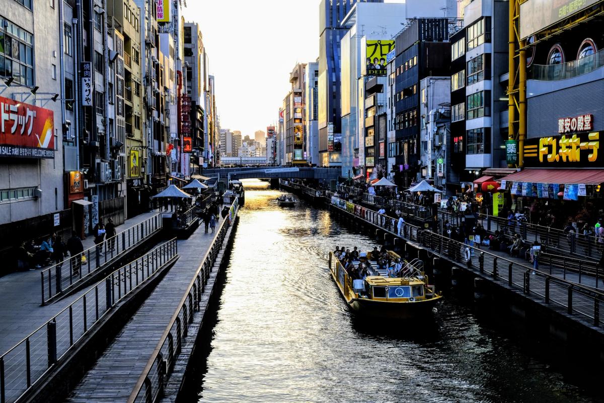 Using ATMs Abroad: Exchange Rates, Fees & Best Debit Cards