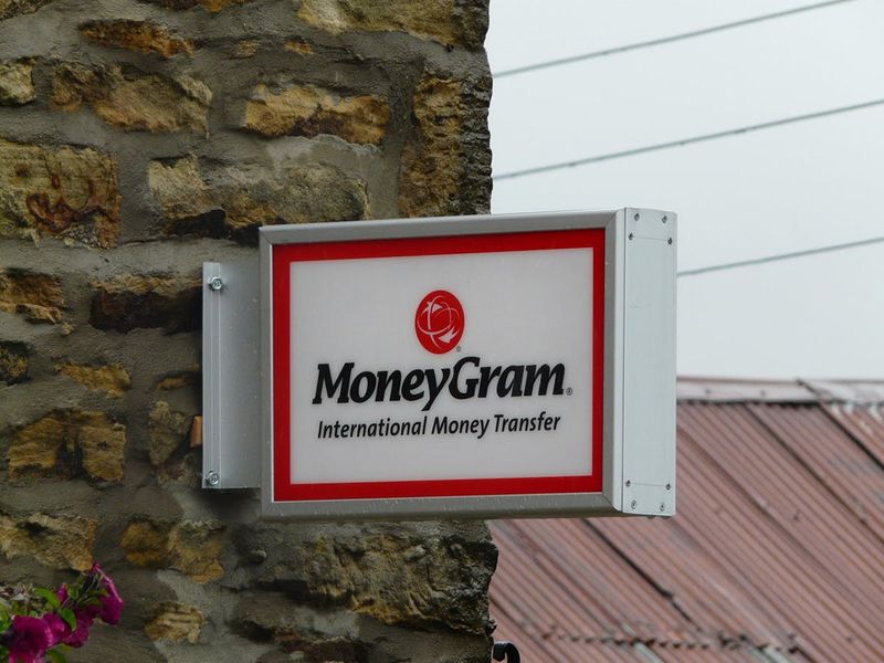 MoneyGram — opinie, jak działa, cennik, opłaty i kursy wymiany walut ...