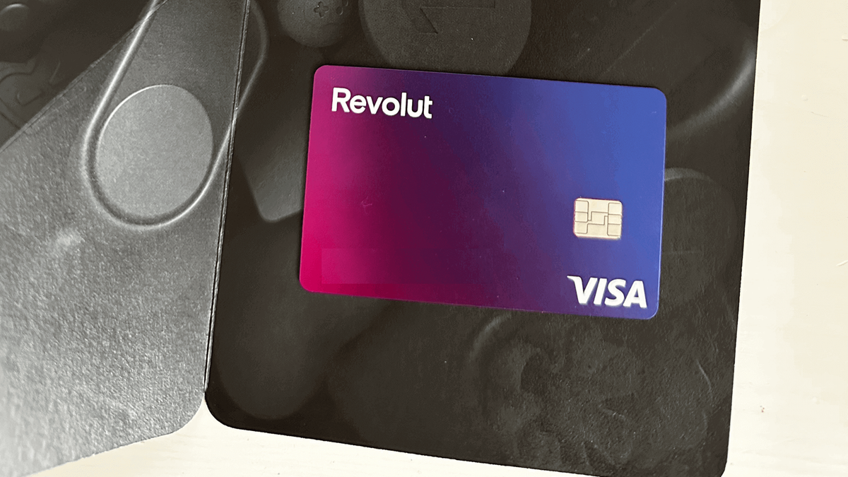 Karta fizyczna Revolut — jak wyrobić i ile kosztuje?