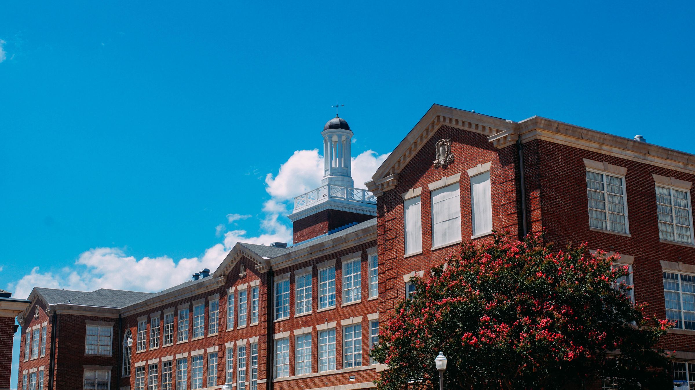 The 6 Best Student Checking Accounts in 2024