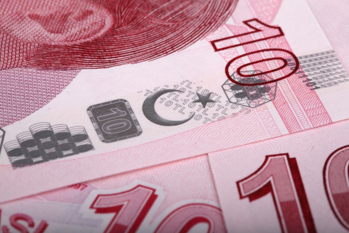 What's the Best Currency to Take to Turkey? Pounds, Liras, etc.?