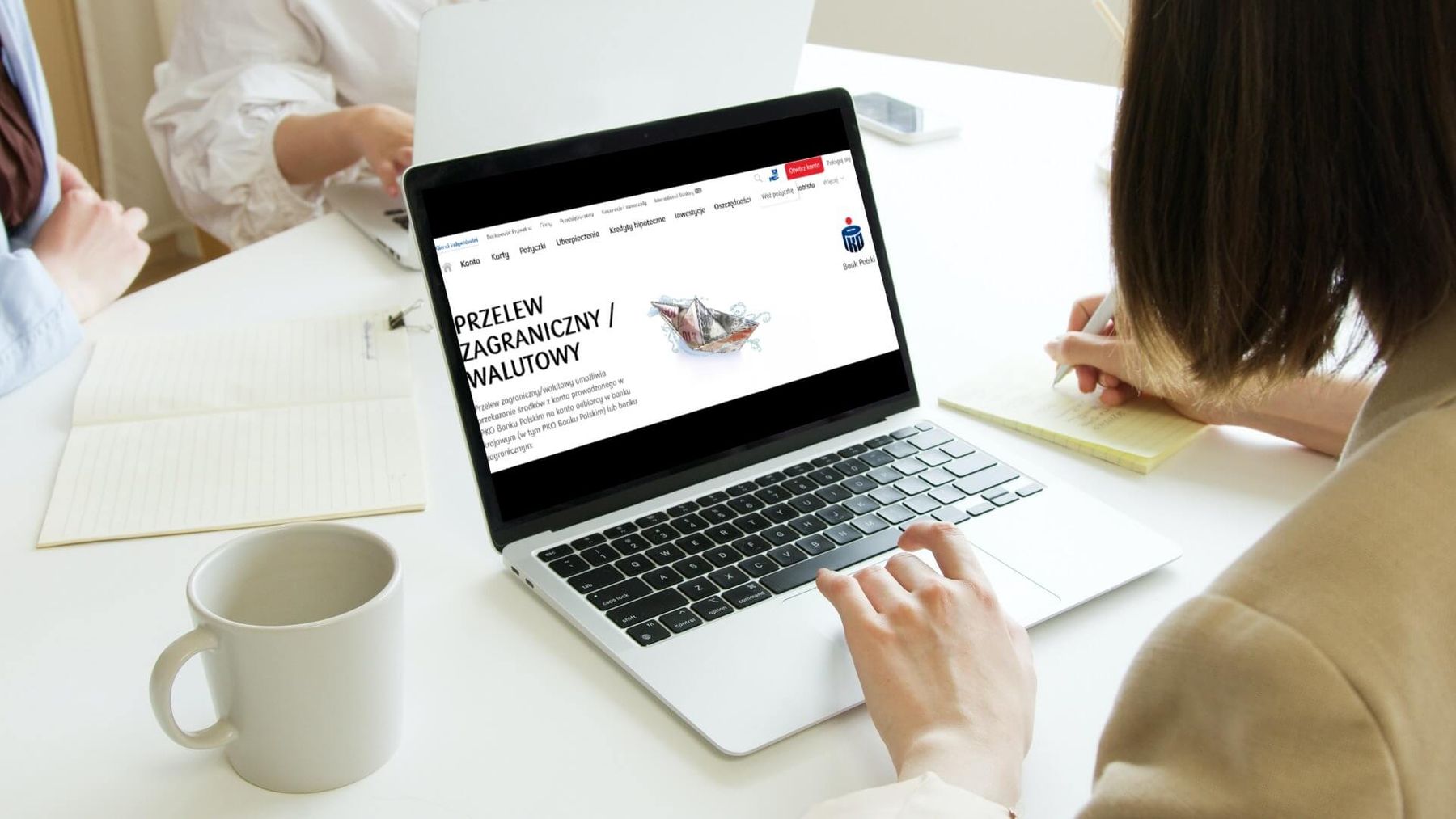 Przelew z zagranicy na konto PKO BP — jak zrobić, ile kosztuje i jak ...