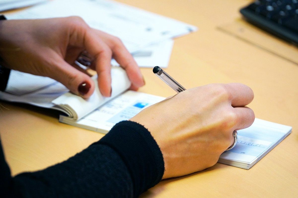 Retirer de l'argent sans carte bancaire : 6 solutions