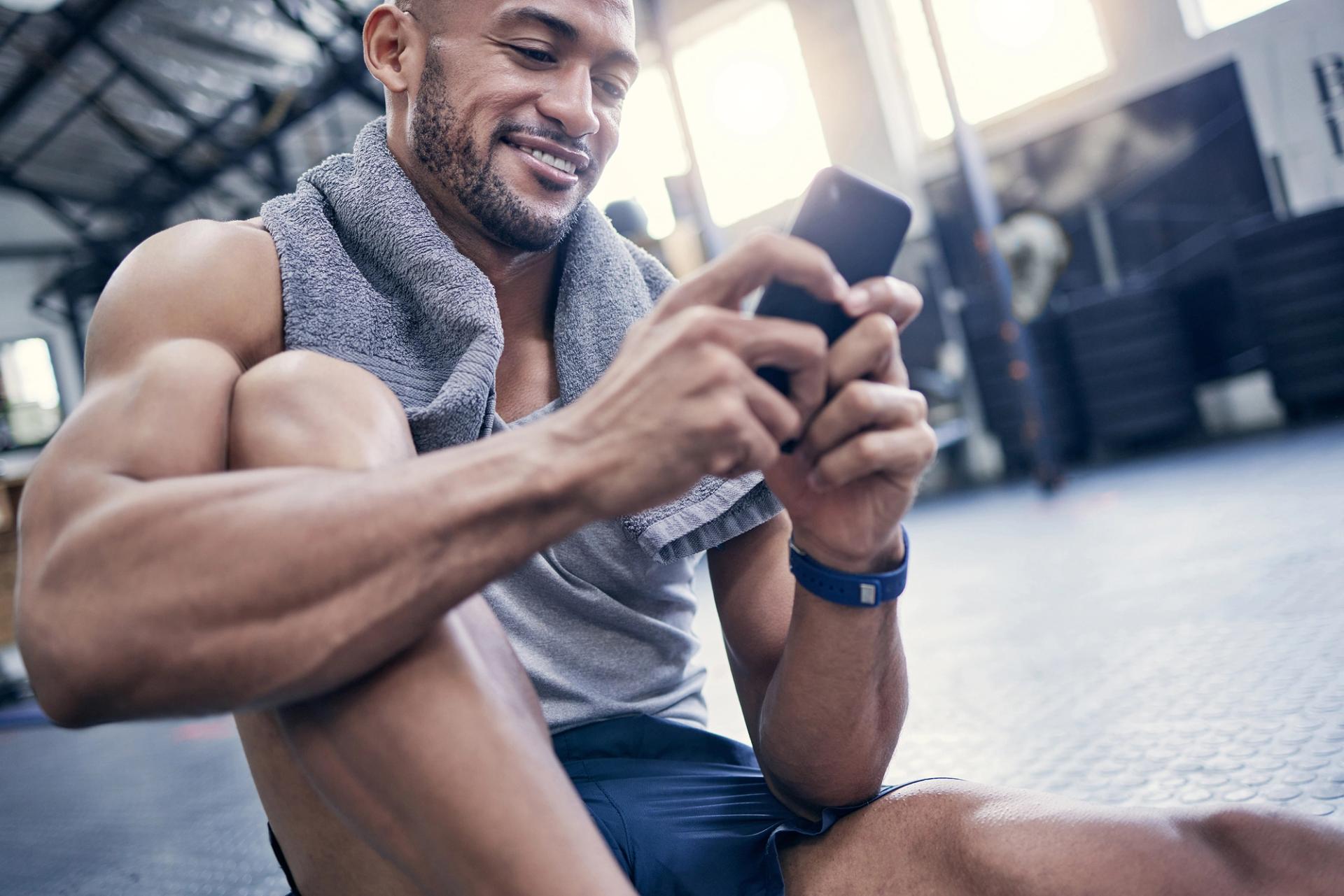 Master the forward lunge: Proper form, variations, and common mistakes