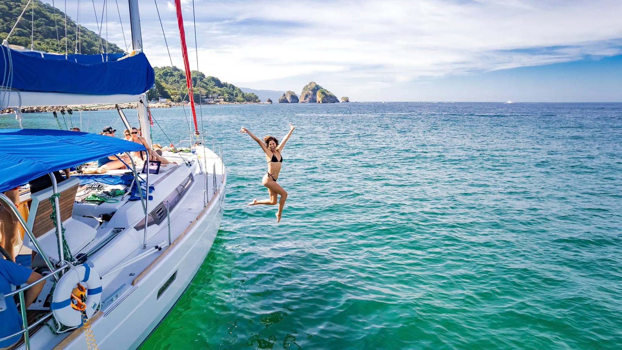 Luxury Sailing Puerto Vallarta - Vallarta Adventures®