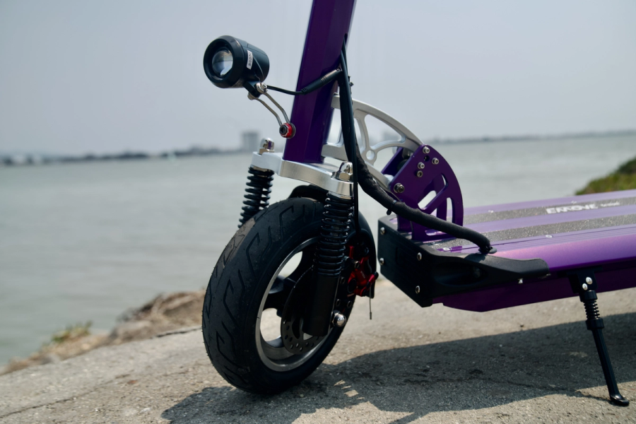 Our Guide to Electric Scooter Lights