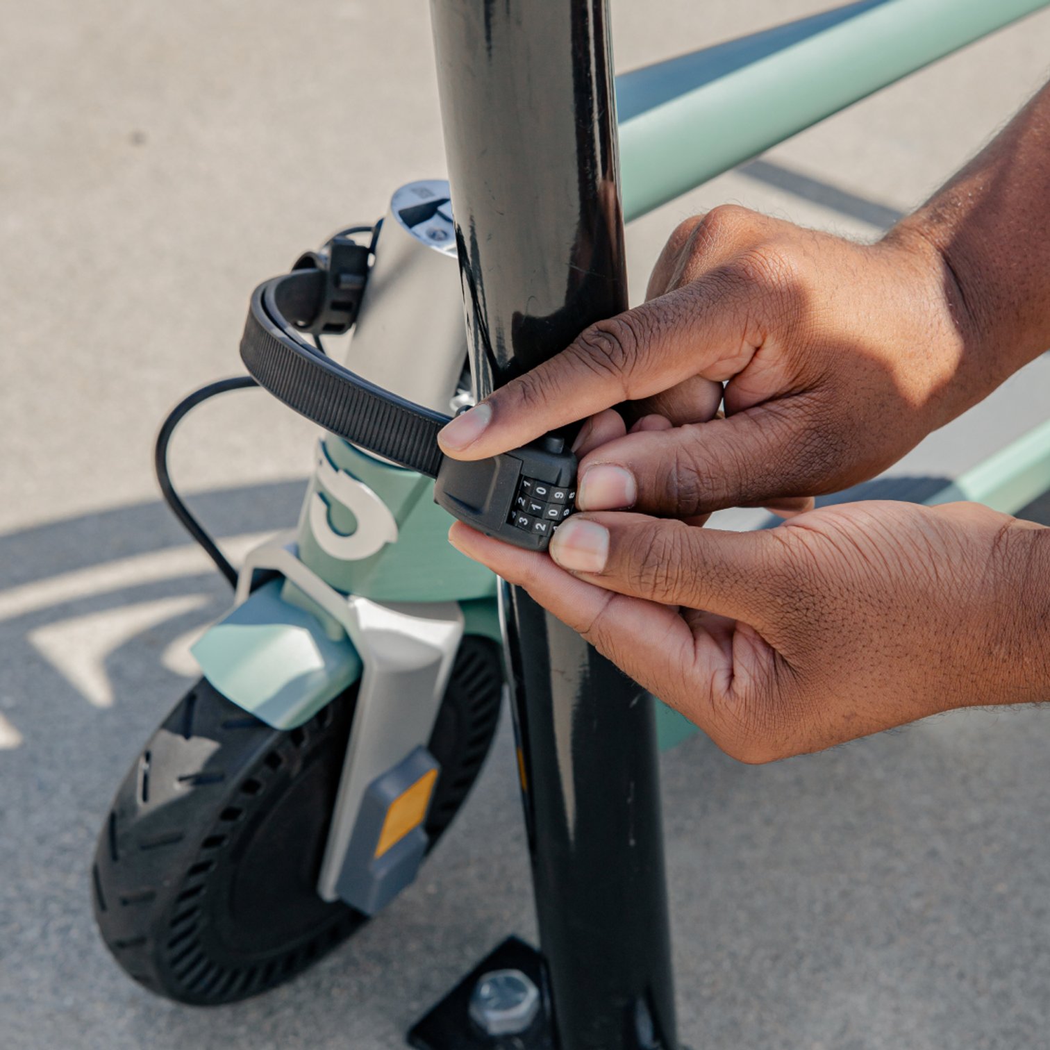 Secure your ride with the Unagi Cinch Lock