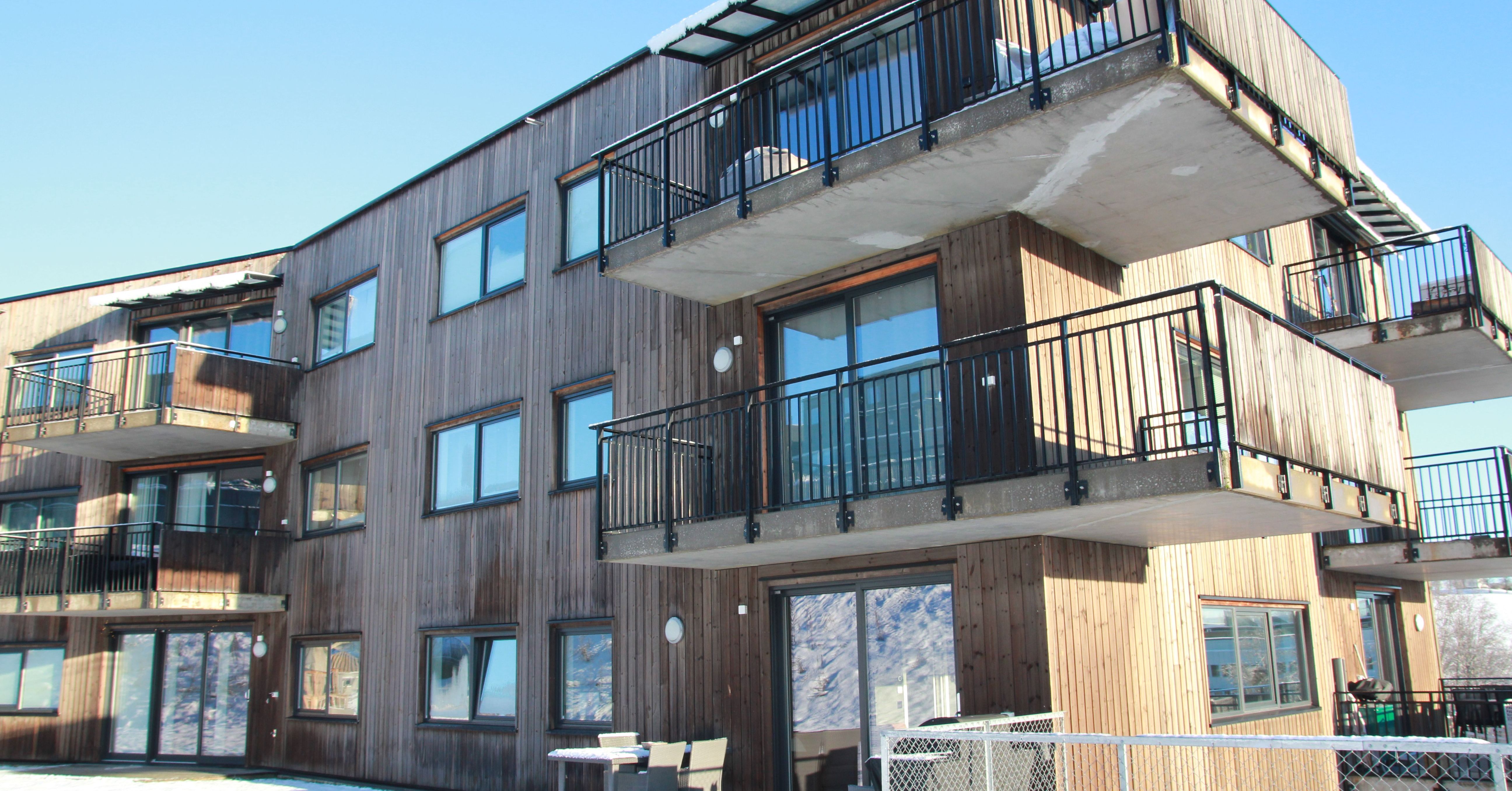 Spesialkledning og overflatebehandling | Bjørnstad Bruk