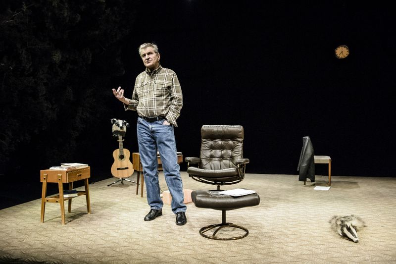 Min far: En krigshelt, en bankraner?! – Scenekunst