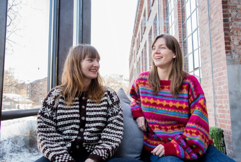 Følger sin egen linje – Scenekunst