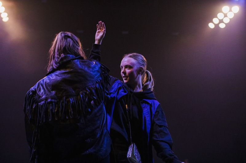 Tar det personlig – Scenekunst