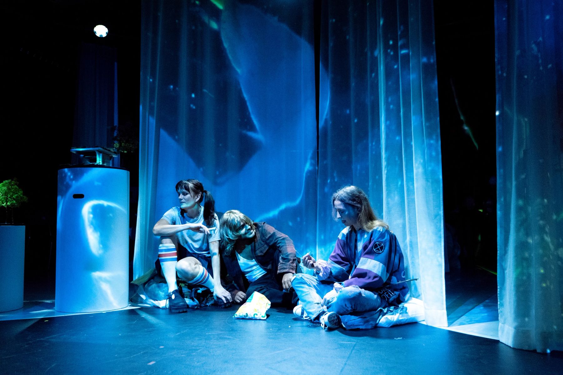 Noe brenner – Scenekunst