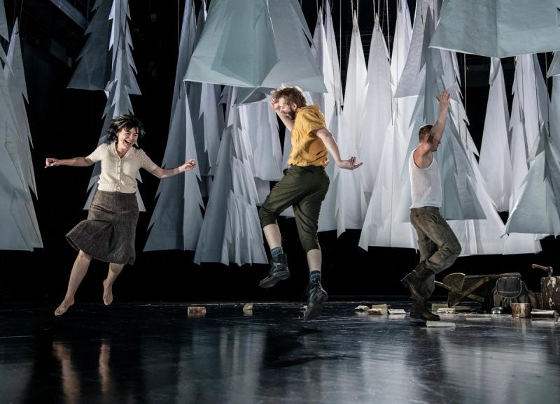 Stor fugl – Scenekunst