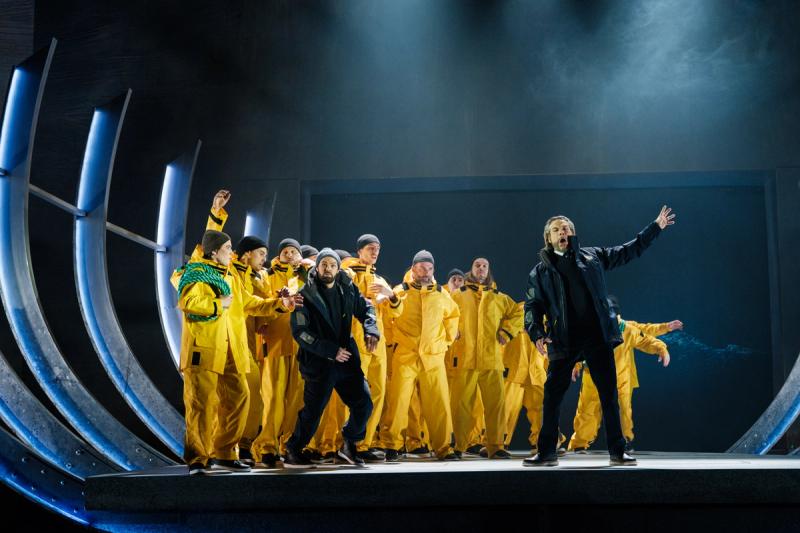 Slark, skurr og store øyeblikk – Scenekunst