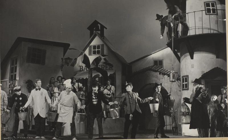 Hysj, hysj, hysj! Vær stille som mus. – Scenekunst