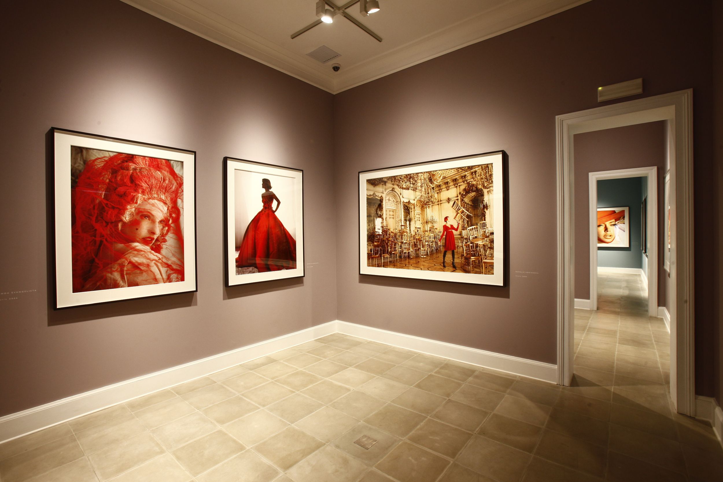 Todo o Nada Exhibition | Mario Testino