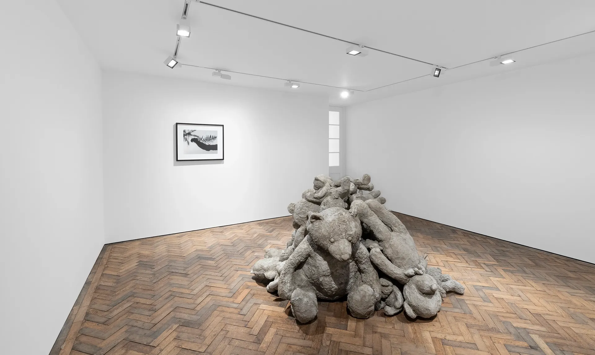 Yngve Holen, Josh Kline, Phillip Lai, Linder, Pope.L, Sarah Rapson ...