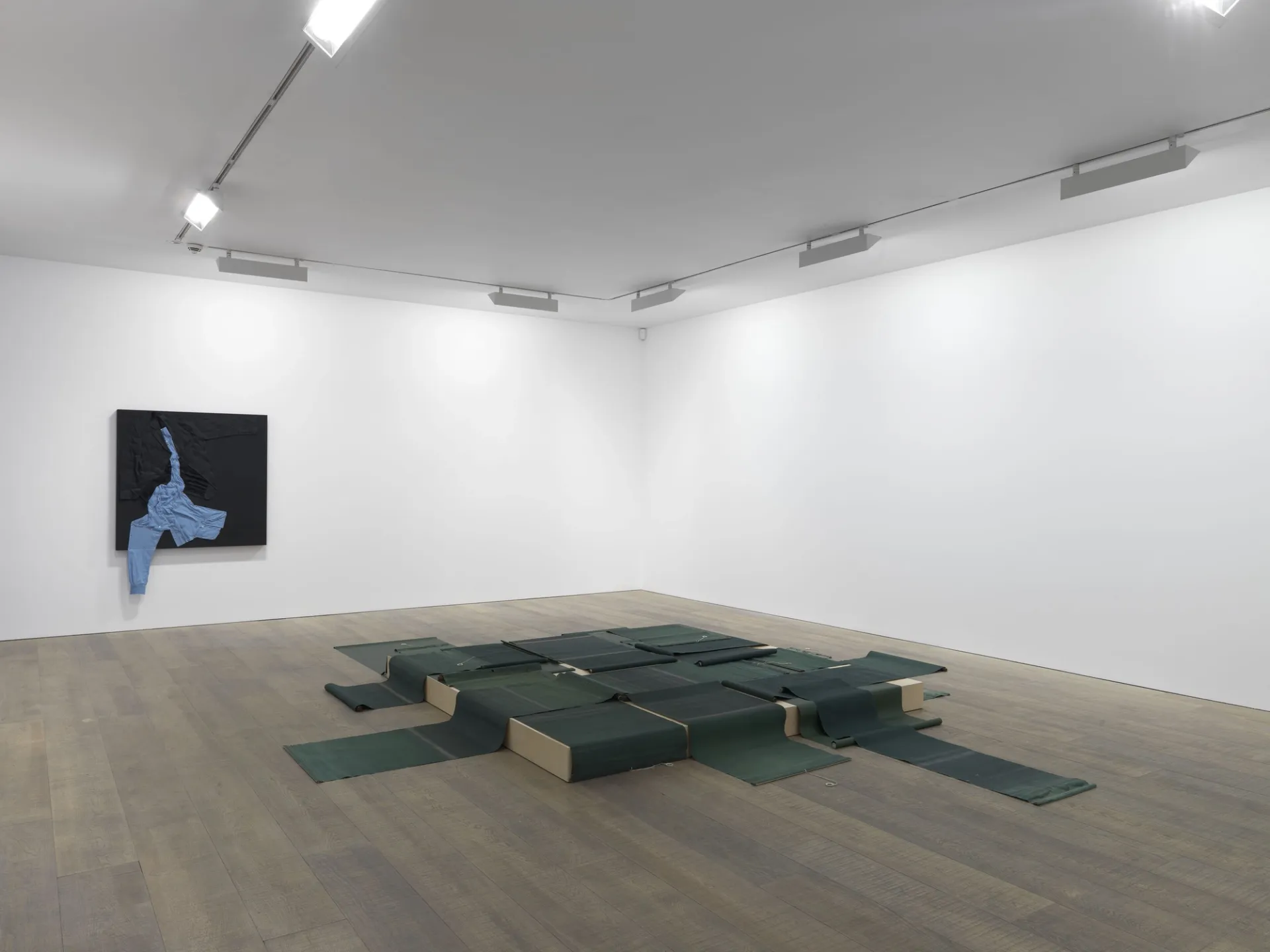 ‘Tom Burr’ - Modern Art