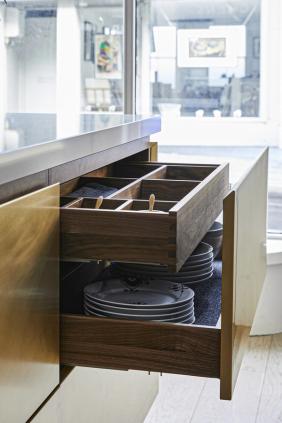 Sola Kitchens | Internal Solutions - Drawers & Inserts