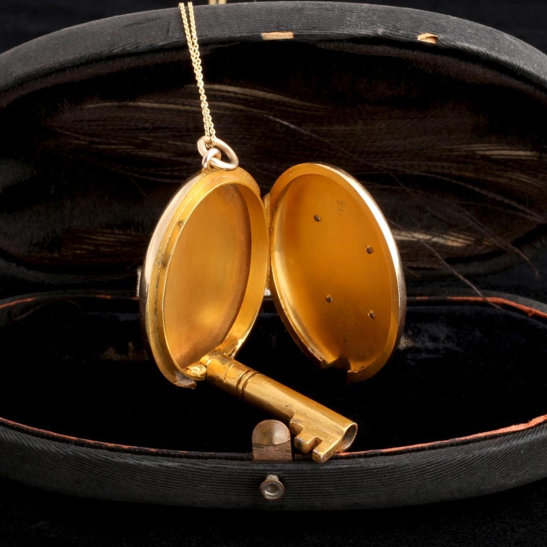 Victorian "ND" Monogram Concealed Key Locket — Erica Weiner
