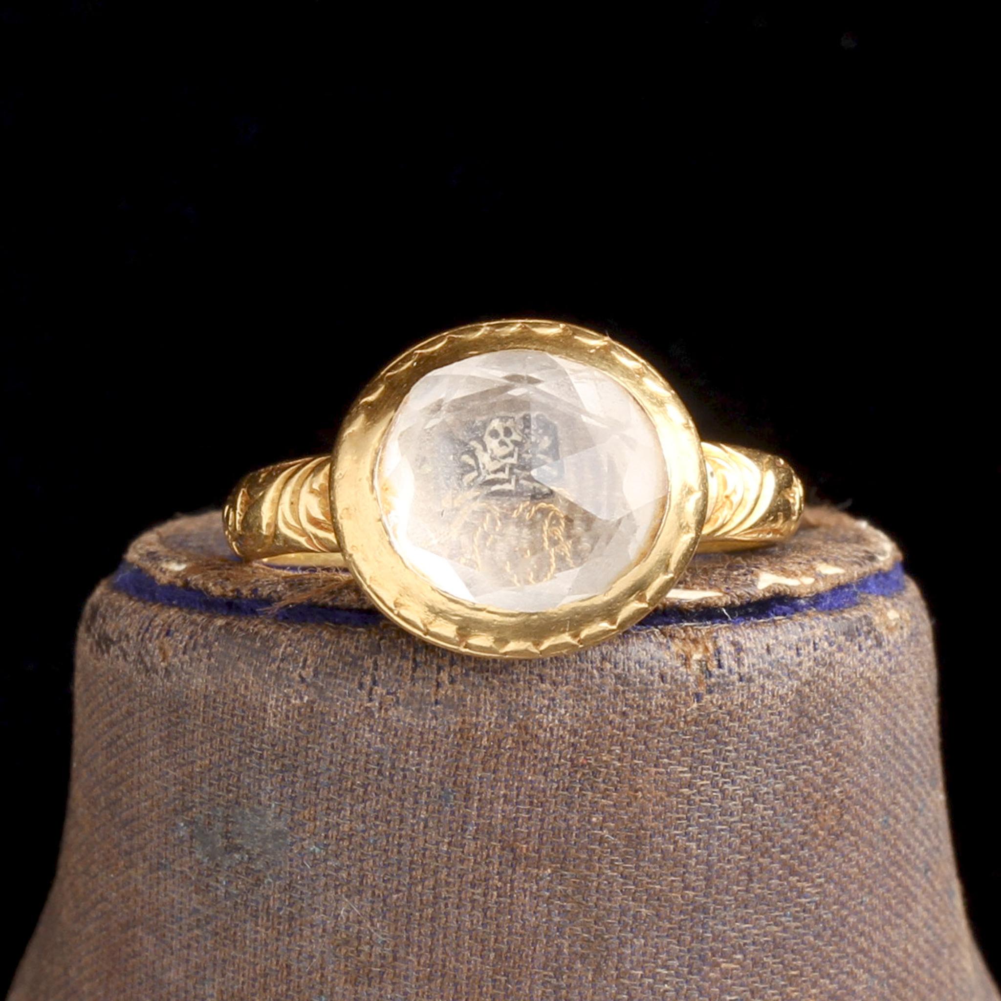 Stuart "Remember Me" Skull Ring — Erica Weiner