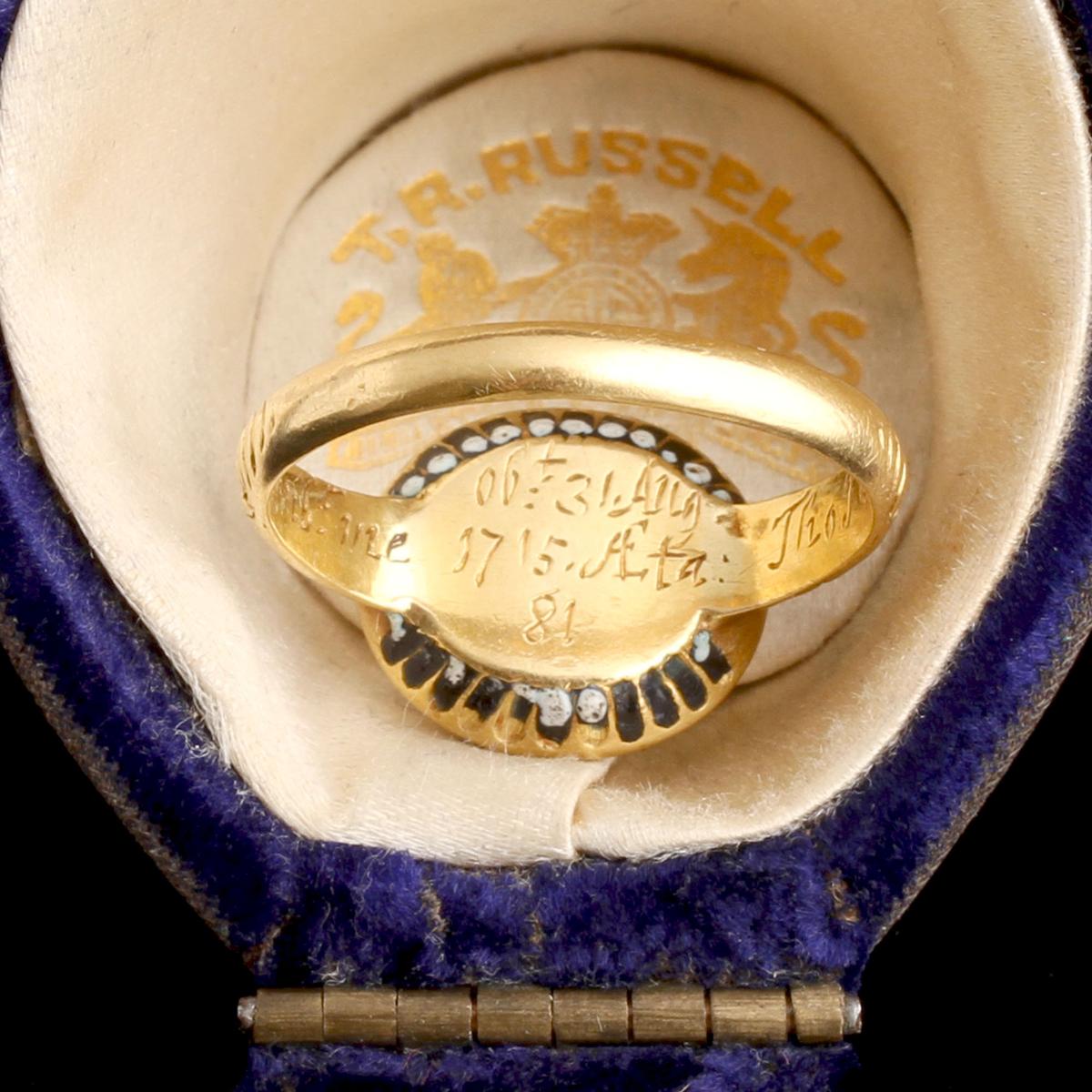 Stuart "Remember Me" Skull Ring — Erica Weiner