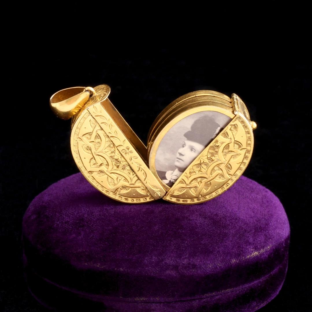 Victorian Oversized Folding Locket — Erica Weiner