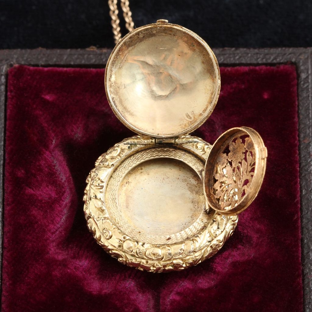 Lockets: Magical, Medicinal, Memorial — Erica Weiner