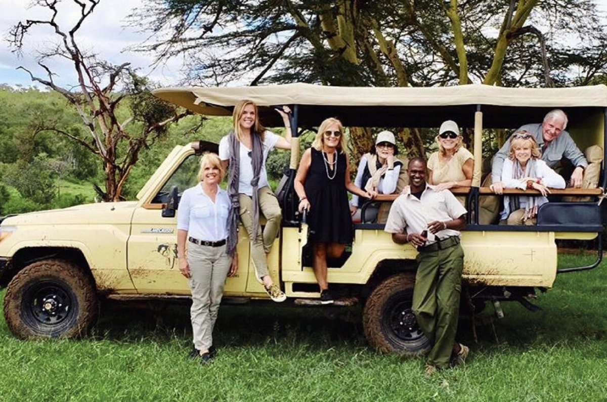 What colors to wear on safari | ROAR AFRICA