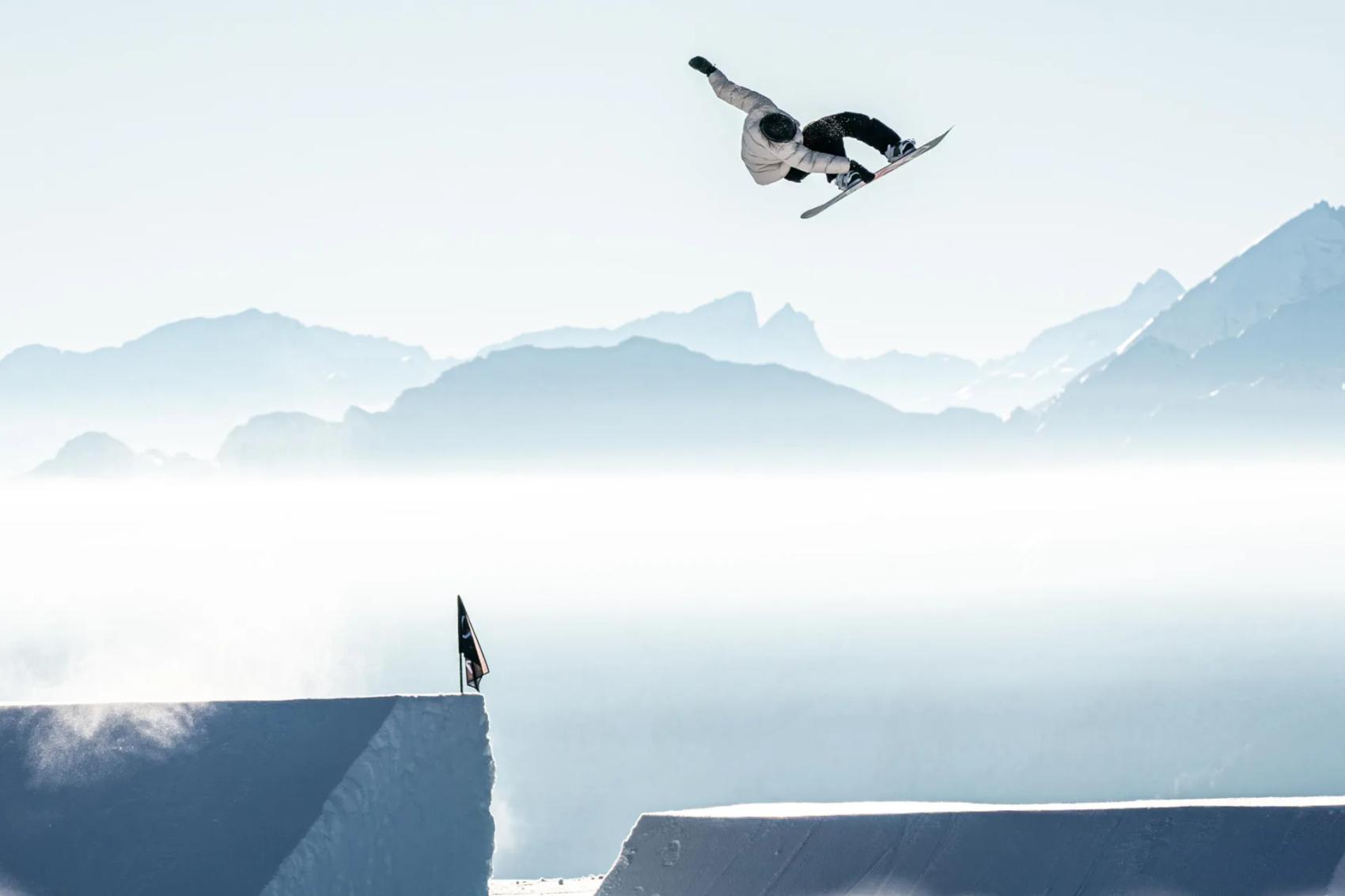 The Snow League - LAAX