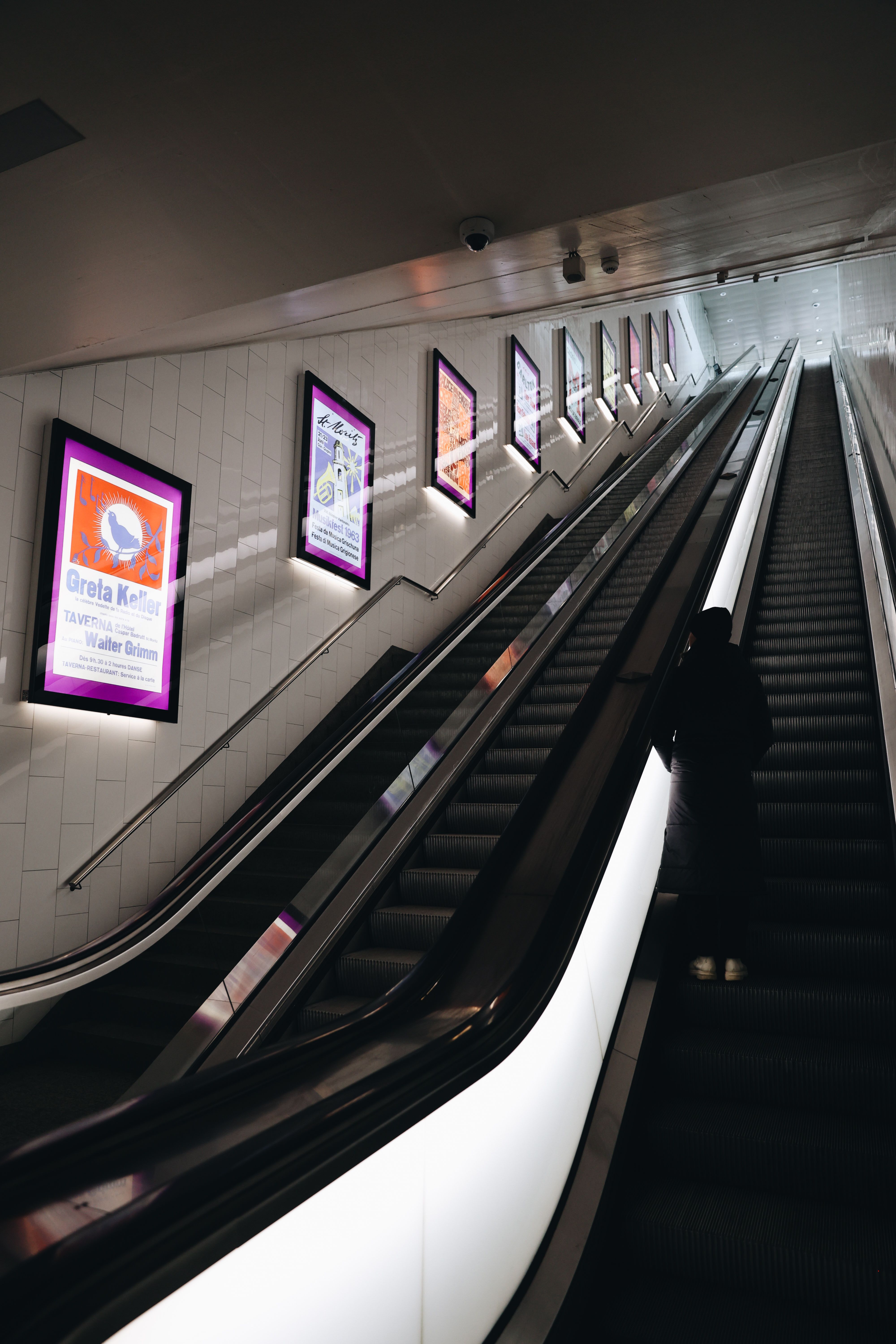 Vom Keller in die St. Moritz Design Gallery: Die Plakatsammlung von ...