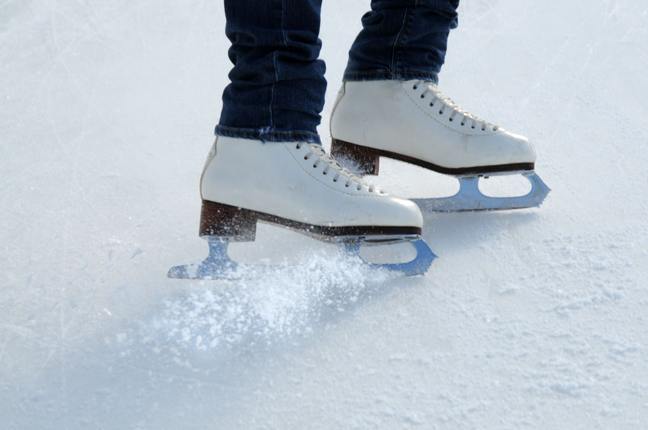 Eisplätze im Engadin: Schlittschuhlaufen vor spektakulärer Kulisse ...