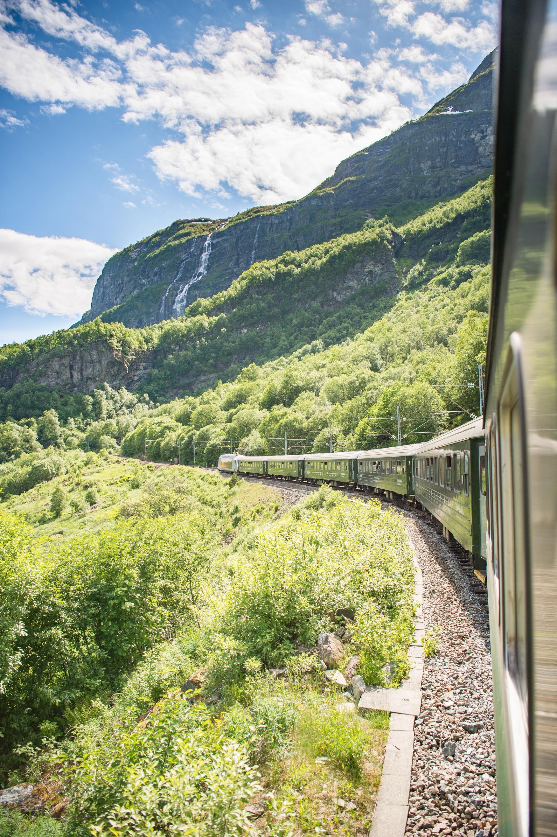 Shuttle bus Flåm and Aurland - Norways best | Norway’s Best