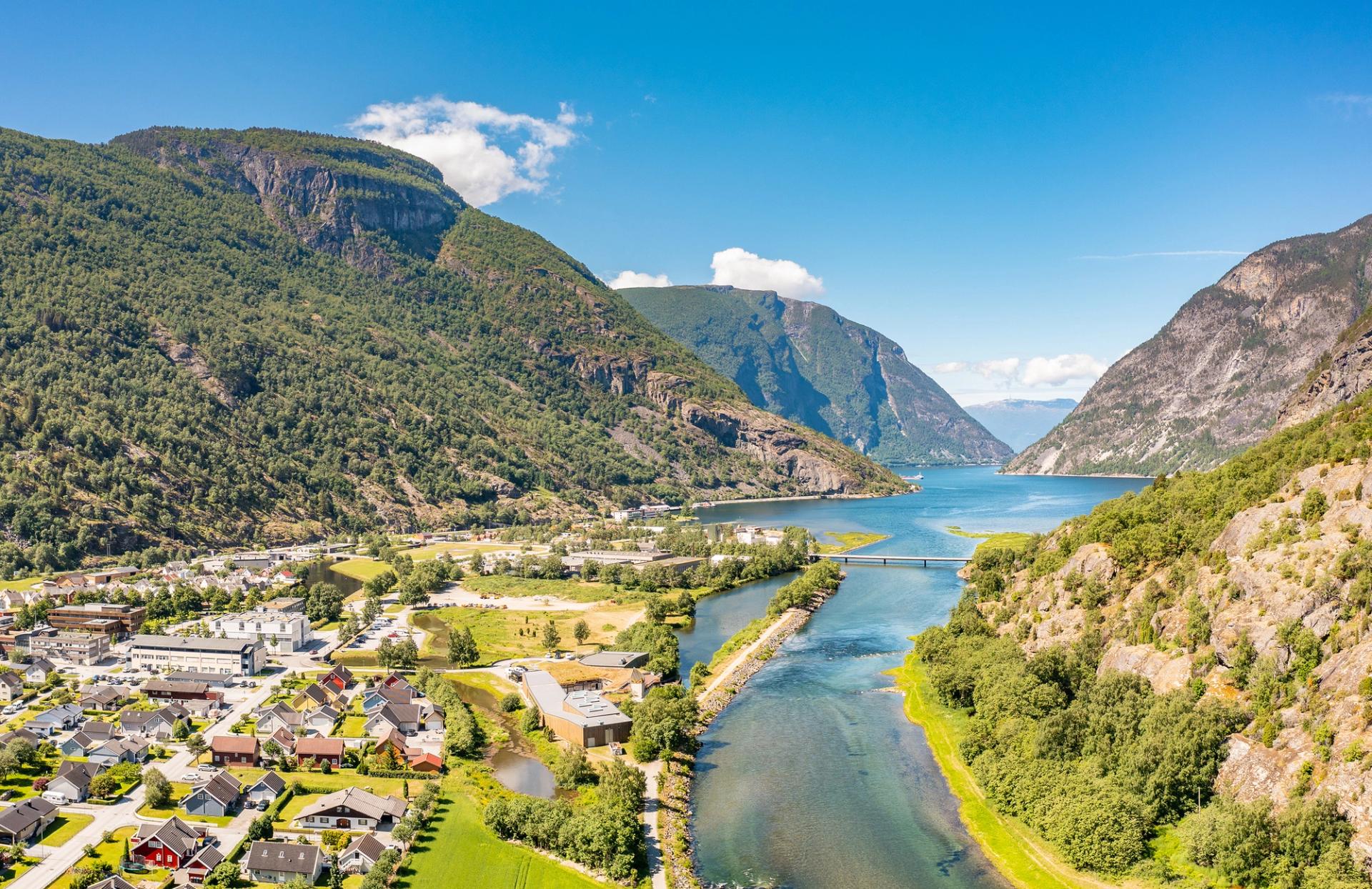 Get the best fjord view from Stegastein Viewpoint | Norway’s best