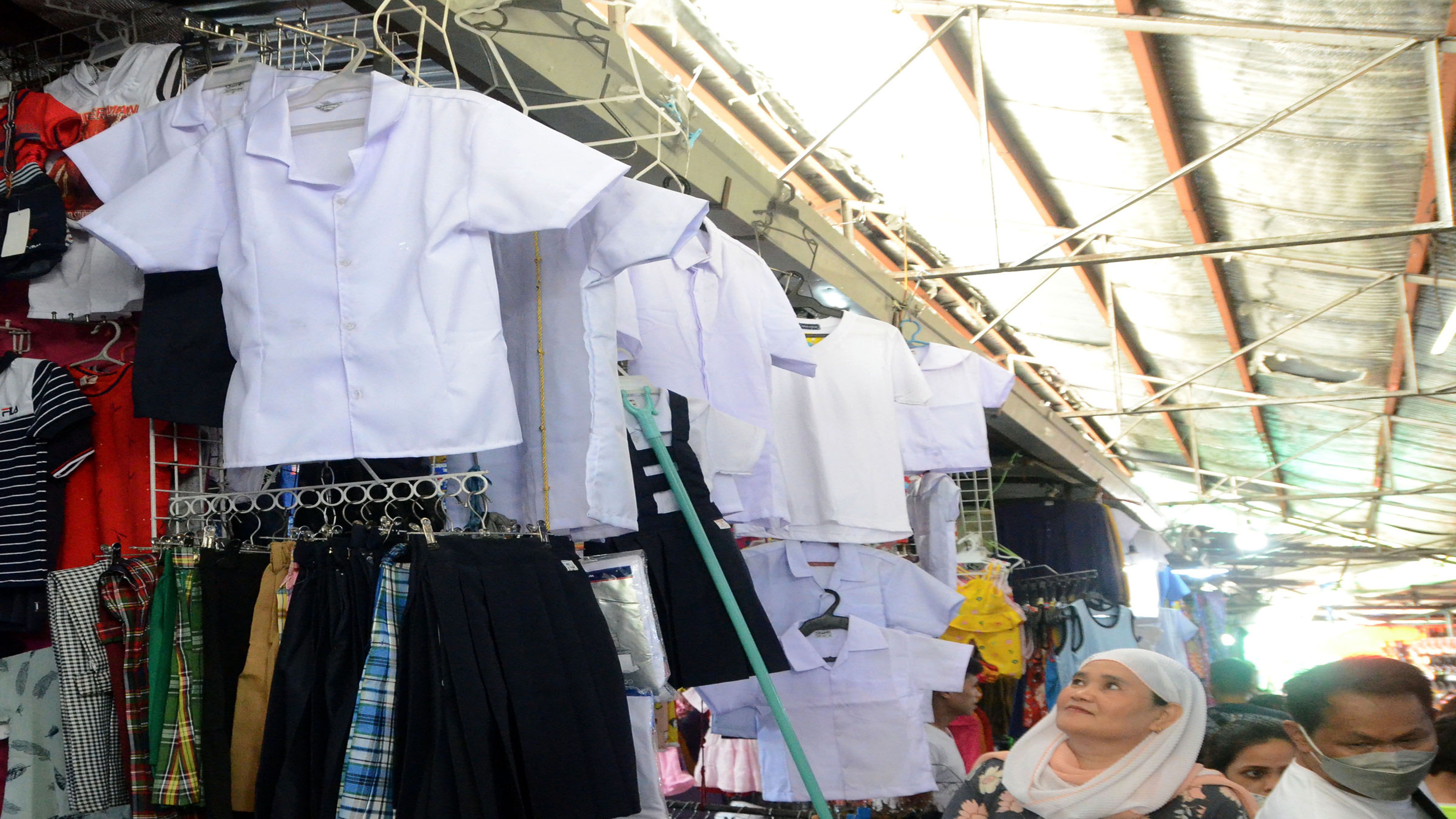 10K students benefit from 'Iskolar ng Laguna' program