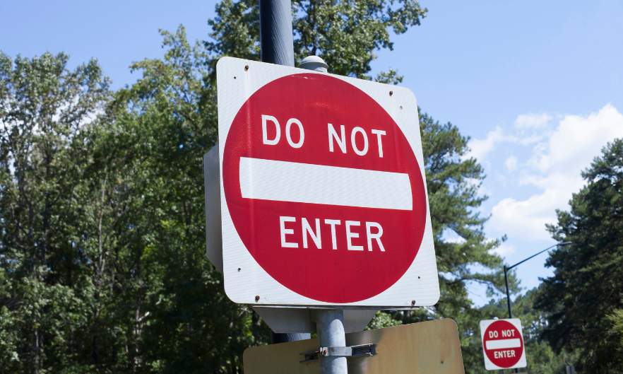 Do Not Enter Road Sign – Meaning & Safety Tips